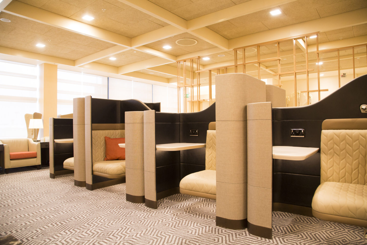Singapore Airlines SilverKris Lounge in Heathrow - SkyLux Travel Blog
